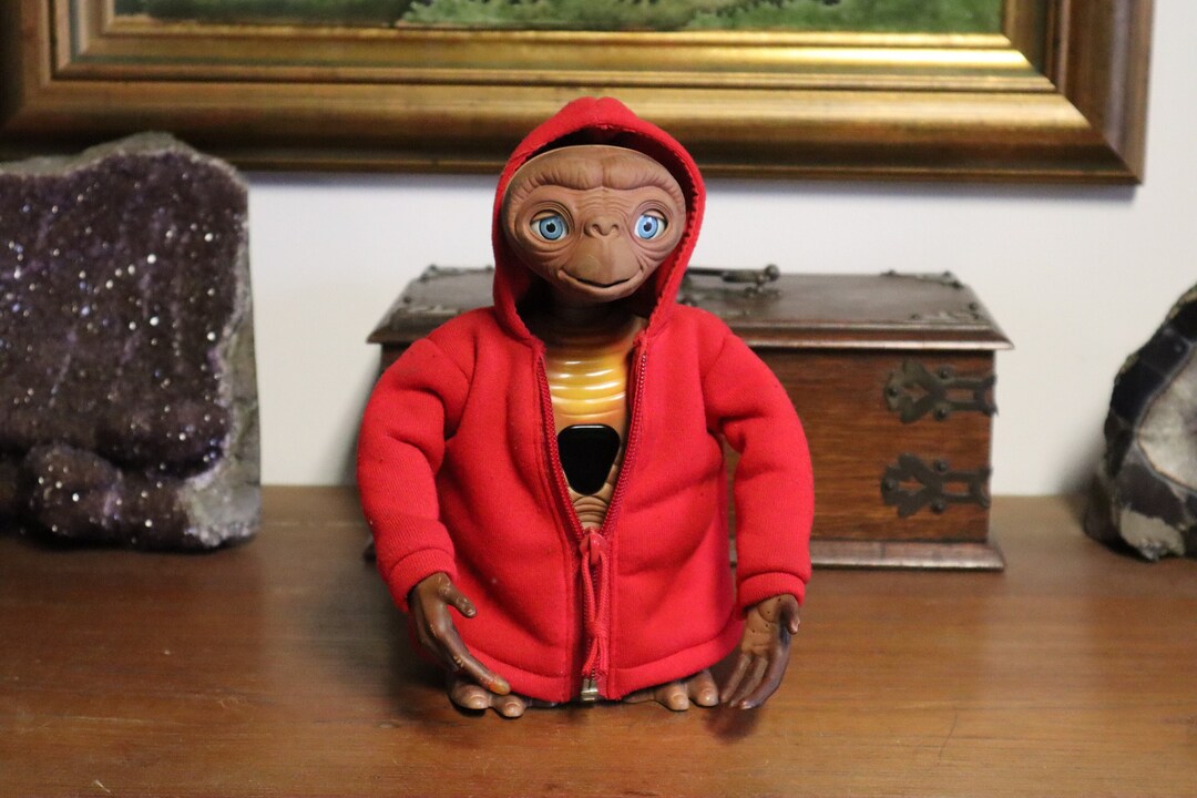 E.T Extra Terrestrial Battery Operated Toy by Tiger Electronics ...