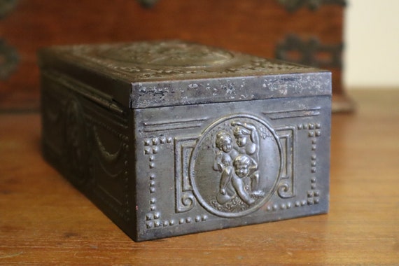 Antique State Express Cigarettes Case - Embossed Meta… - Gem