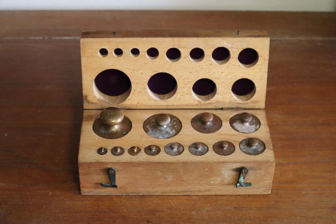 Vintage Brass Weight Set From 1g to 500g - X12 Weights in Fitted Wooden ...