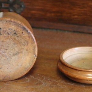 C1850's Treen Box With Screw Top Lid 19th Century Boxwood or Fruitwood ...