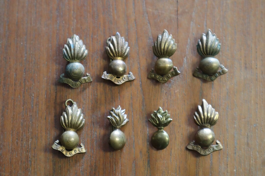 X8 WW2 Era British Military UBIQUE Badges - Military Collar or Cap ...