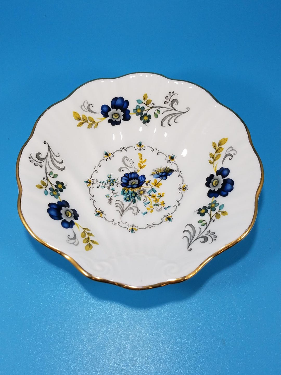 Vintage Royal Tara Ireland Shell Trinket Dish BLUE CORN FLOWER 4.75 ...