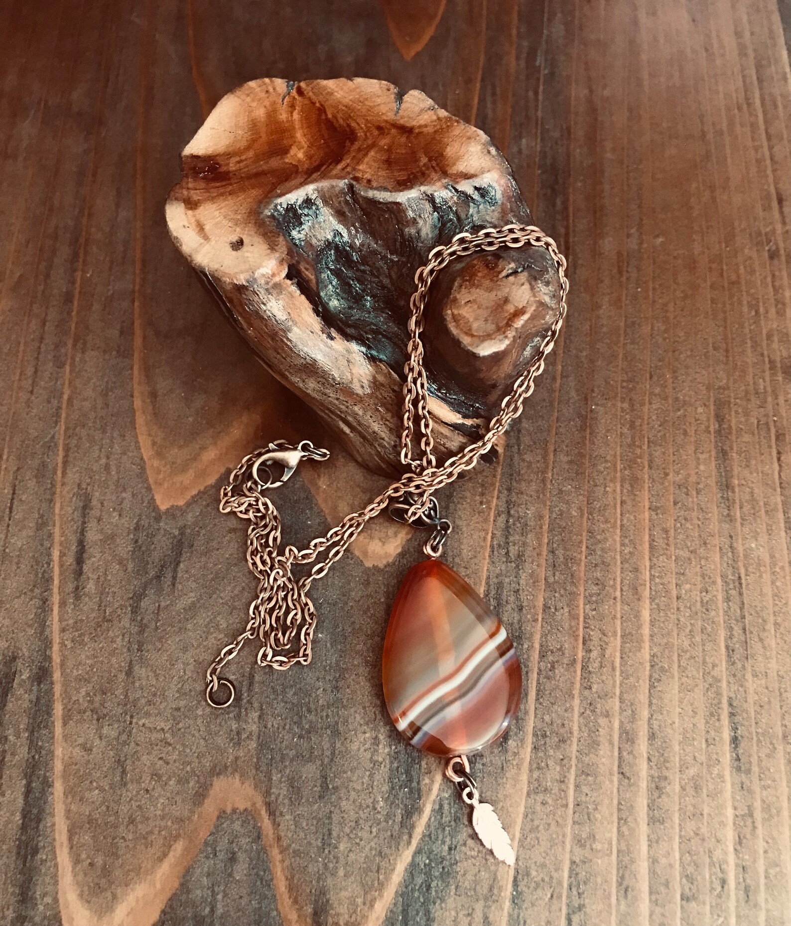 Crystal Agate Stone Pendant Necklace With Varied Stone Colors | Thumb ...