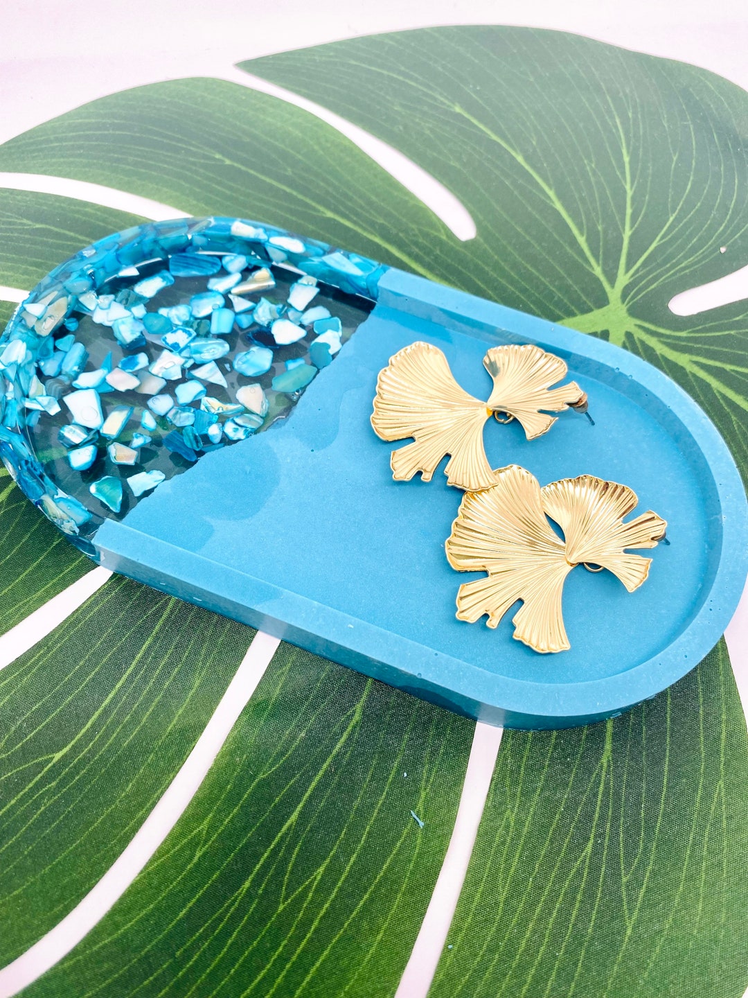 Blue Resin and Shell Oval Tray, Decorative Coastal Theme Tray, Catch ...