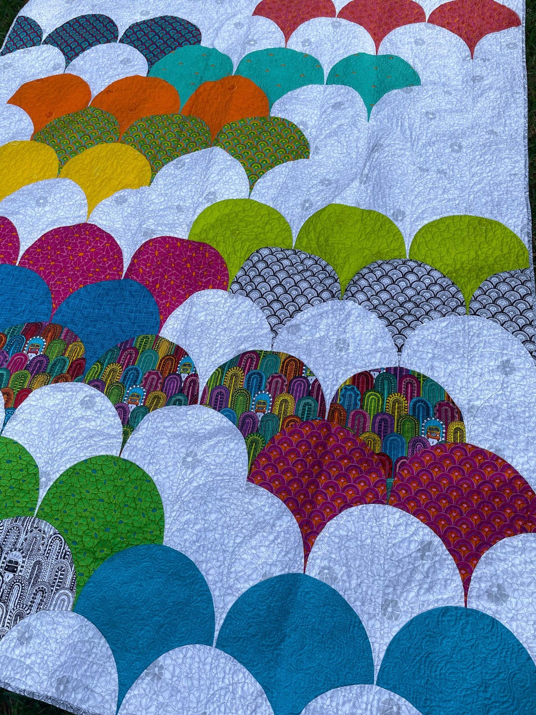 Quilt, Clam Shell, Summer Lovin' Colorful Finished Quilt 71