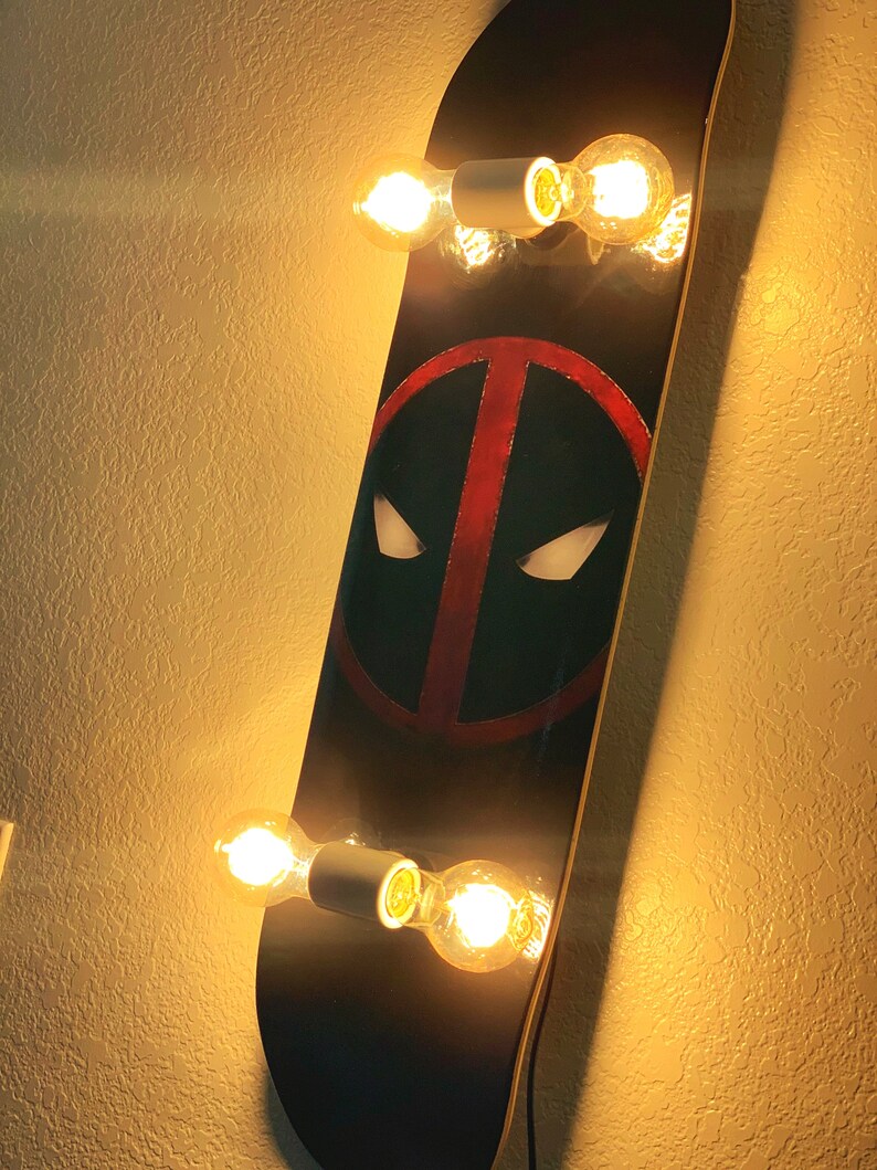 Deadpool Logo Skateboard Lamp - Etsy