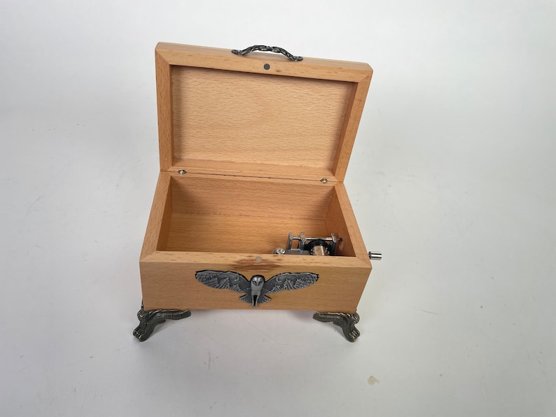 Custom Labyrinth Musical Box, Labyrinth Movie Gift , Hand Cranked David ...