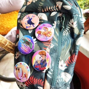 Meme Badges Funny Holo Buttons Pin Badges 58mm Fandom and Silly Stuff ...