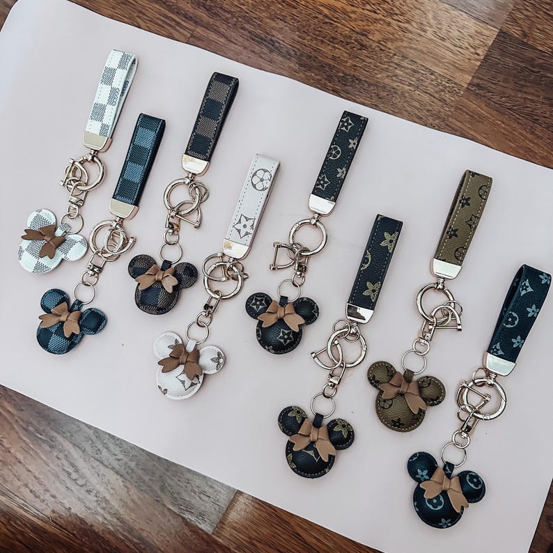 Disney keychain - Etsy