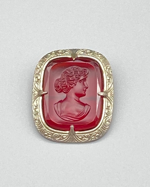 Vintage red cameo - Gem