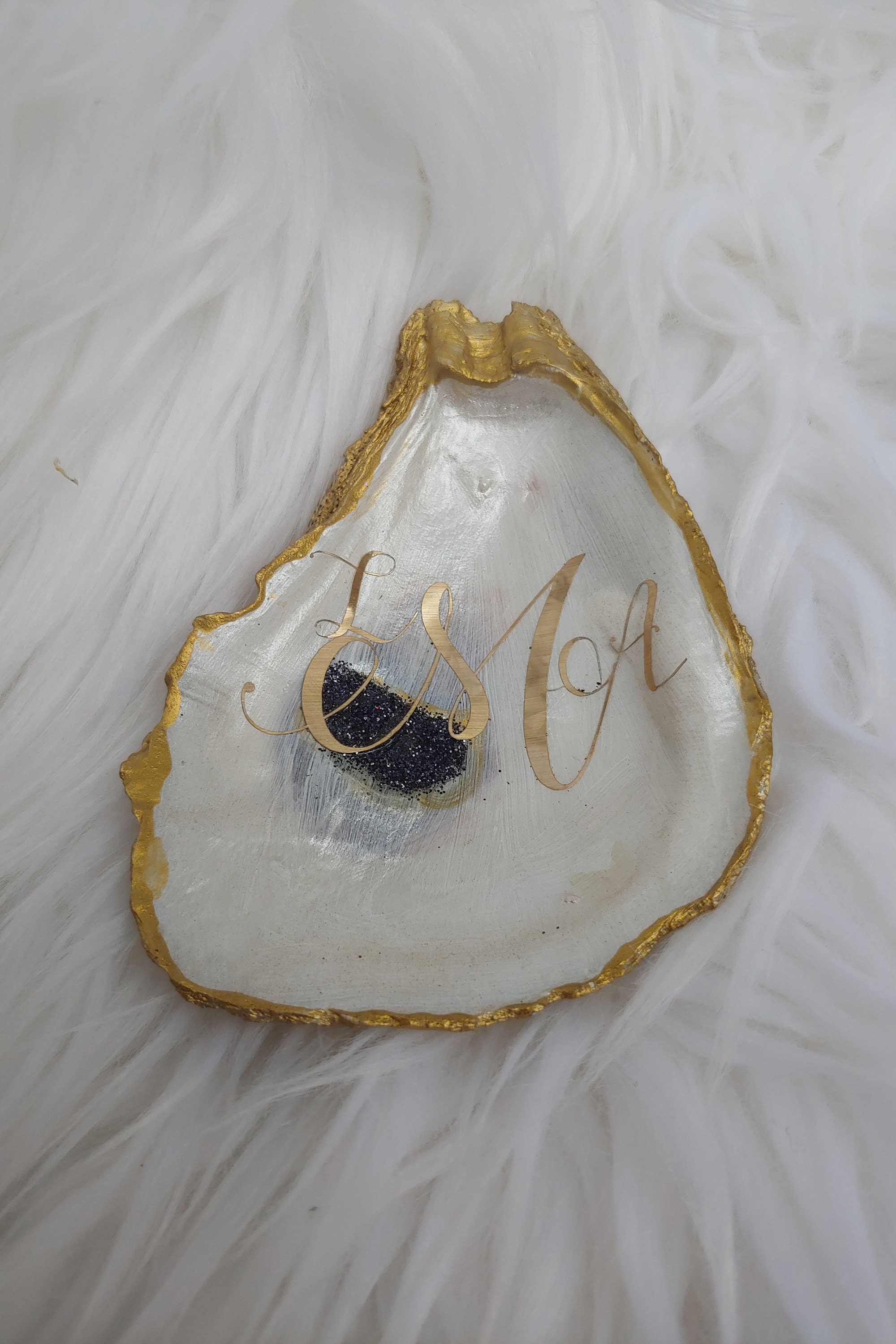 Customizable Oyster Shell Ring Holder | Etsy