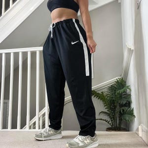 Nike Loose Fit Tapered Leg Soft Track-pants Tracksuit Bottom Active ...