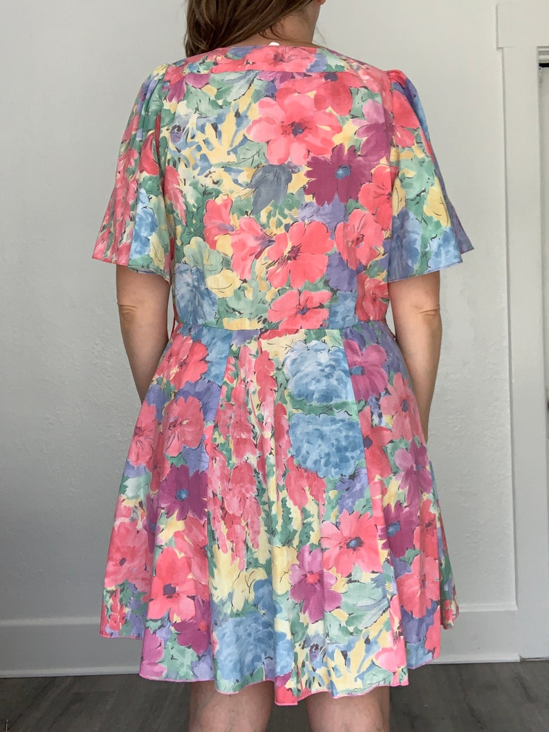 1980's Flirty Floral Springtime Dress - Etsy