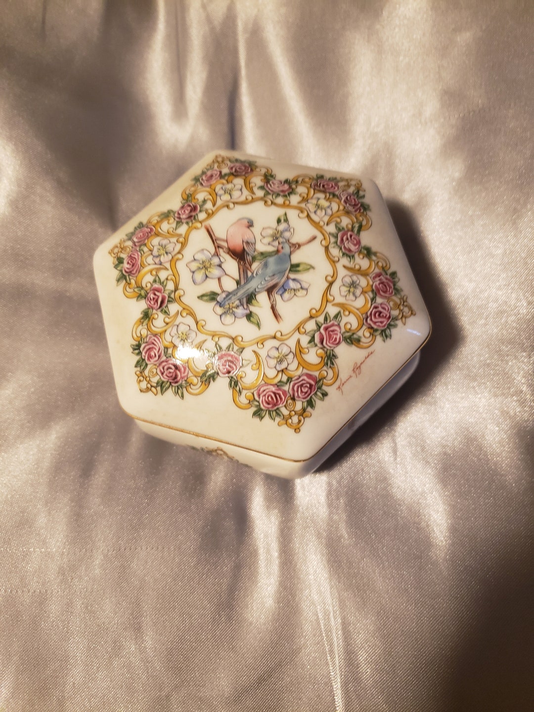 Vintage Music Box, Bird Music Box, Ceramic Music Box, Elvis Musix Box ...