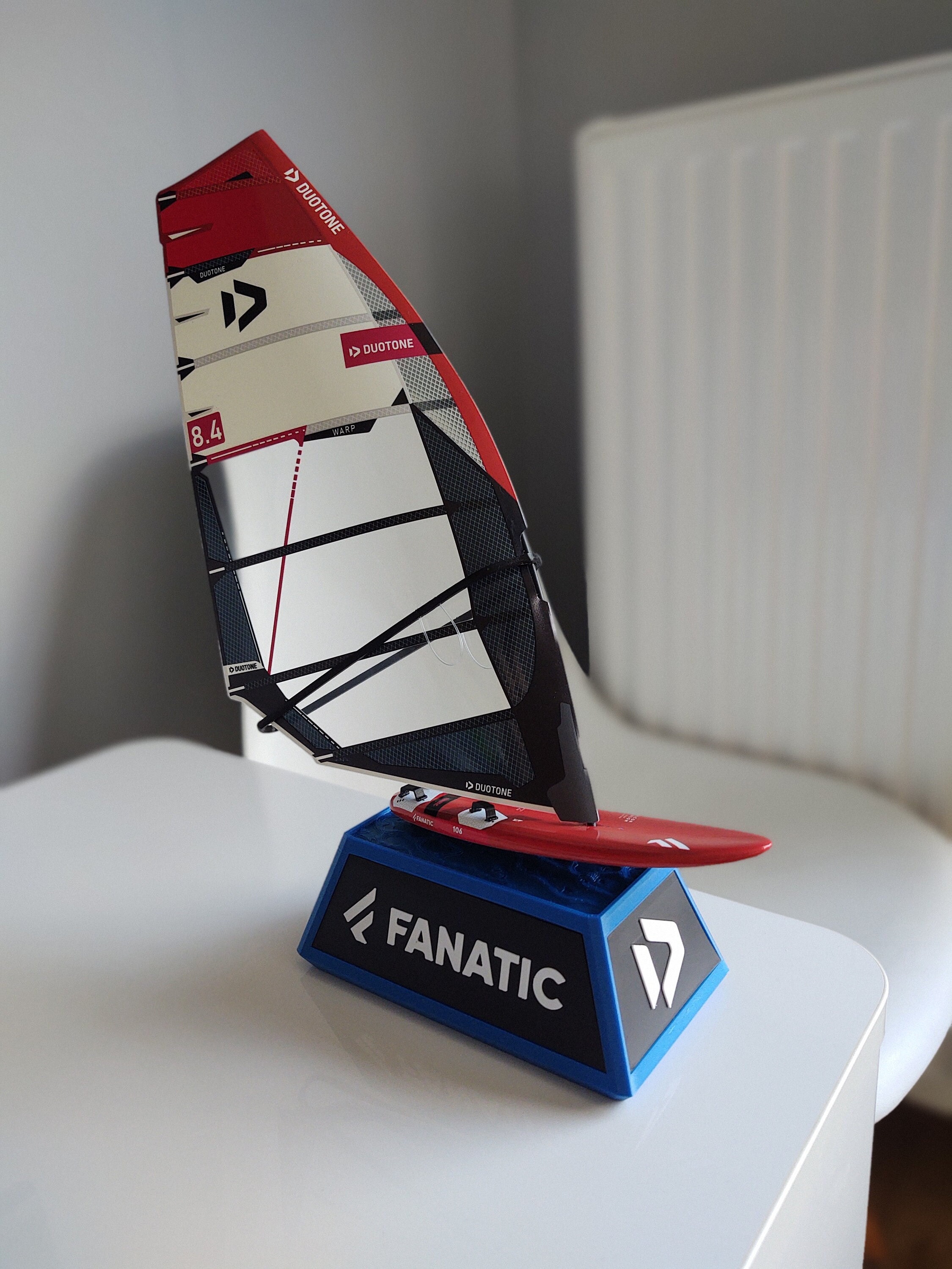 Windsurfing Model - Fanatic Falcon TE (2020) Duotone Warp - New Stand ...