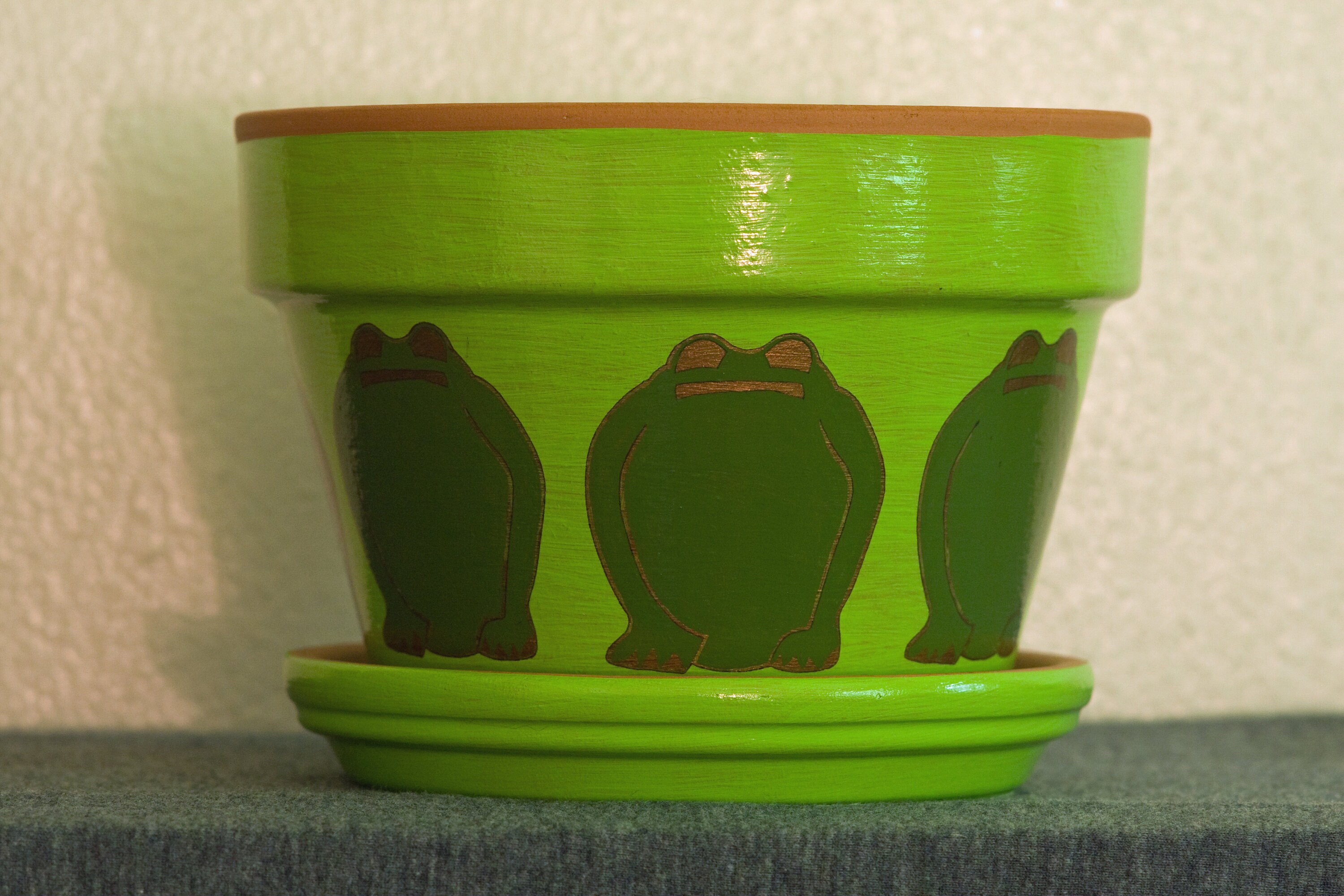 Terracotta Frog Planter