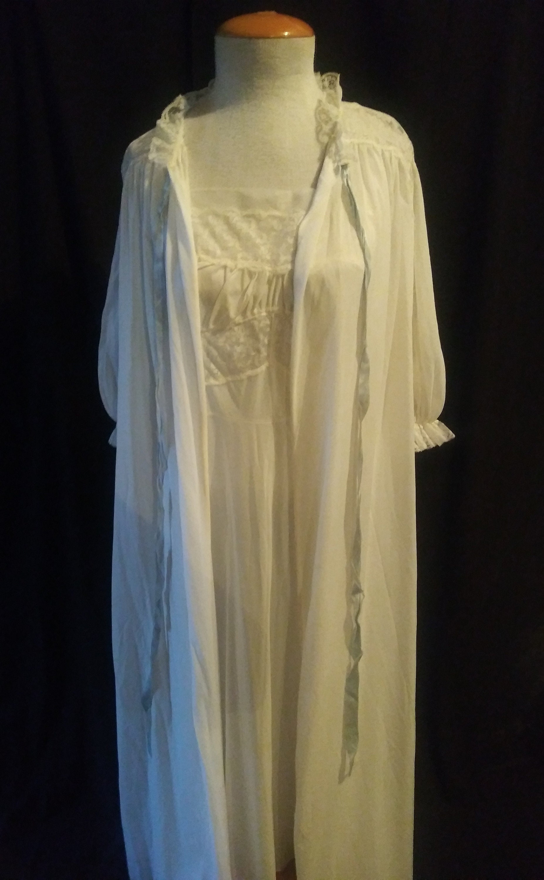 Vintage White Peignoir Set With Ribbon - Etsy