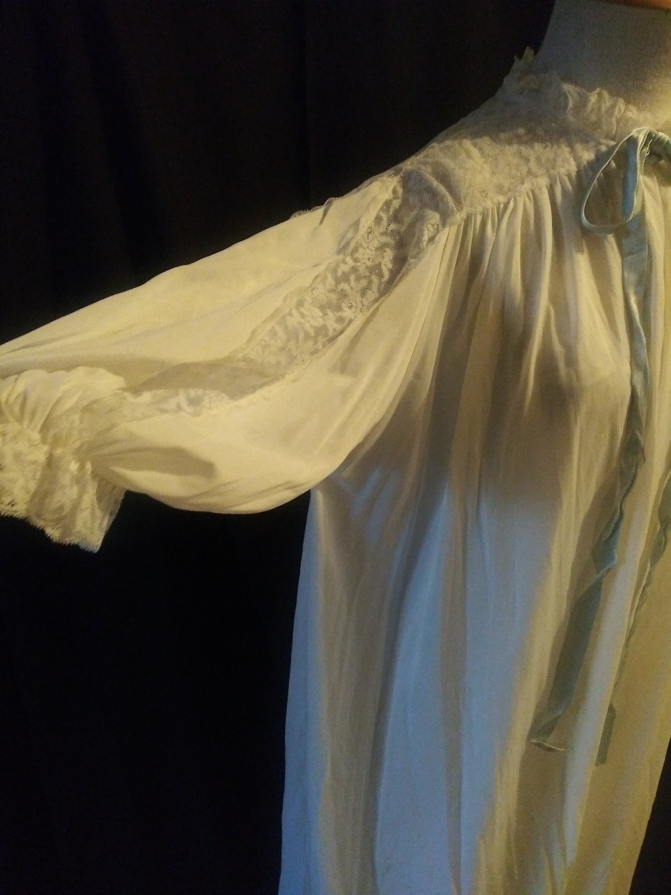 Vintage White Peignoir Set With Ribbon - Etsy