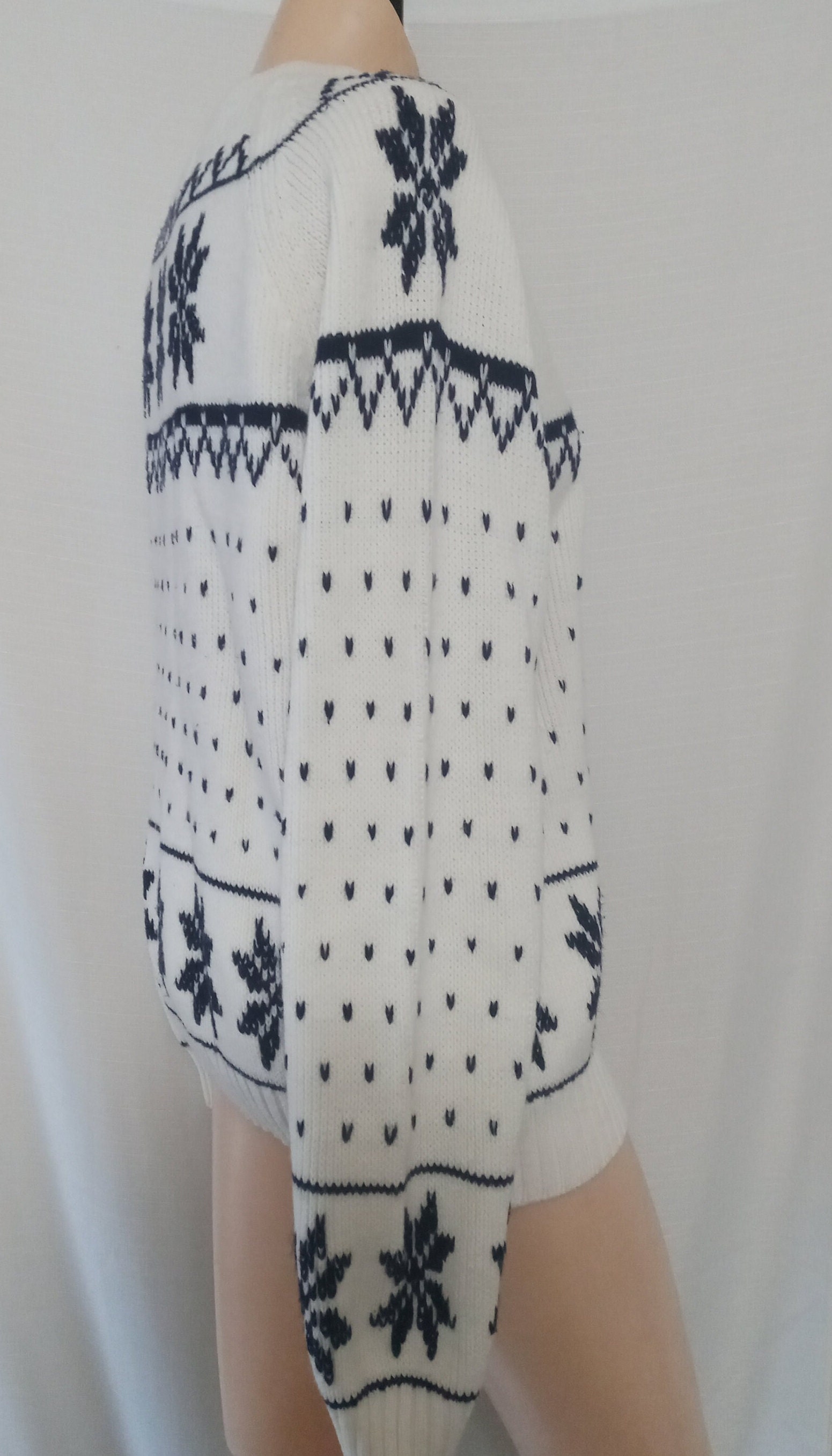 Vintage White and Navy Snowflake Sweater - Etsy