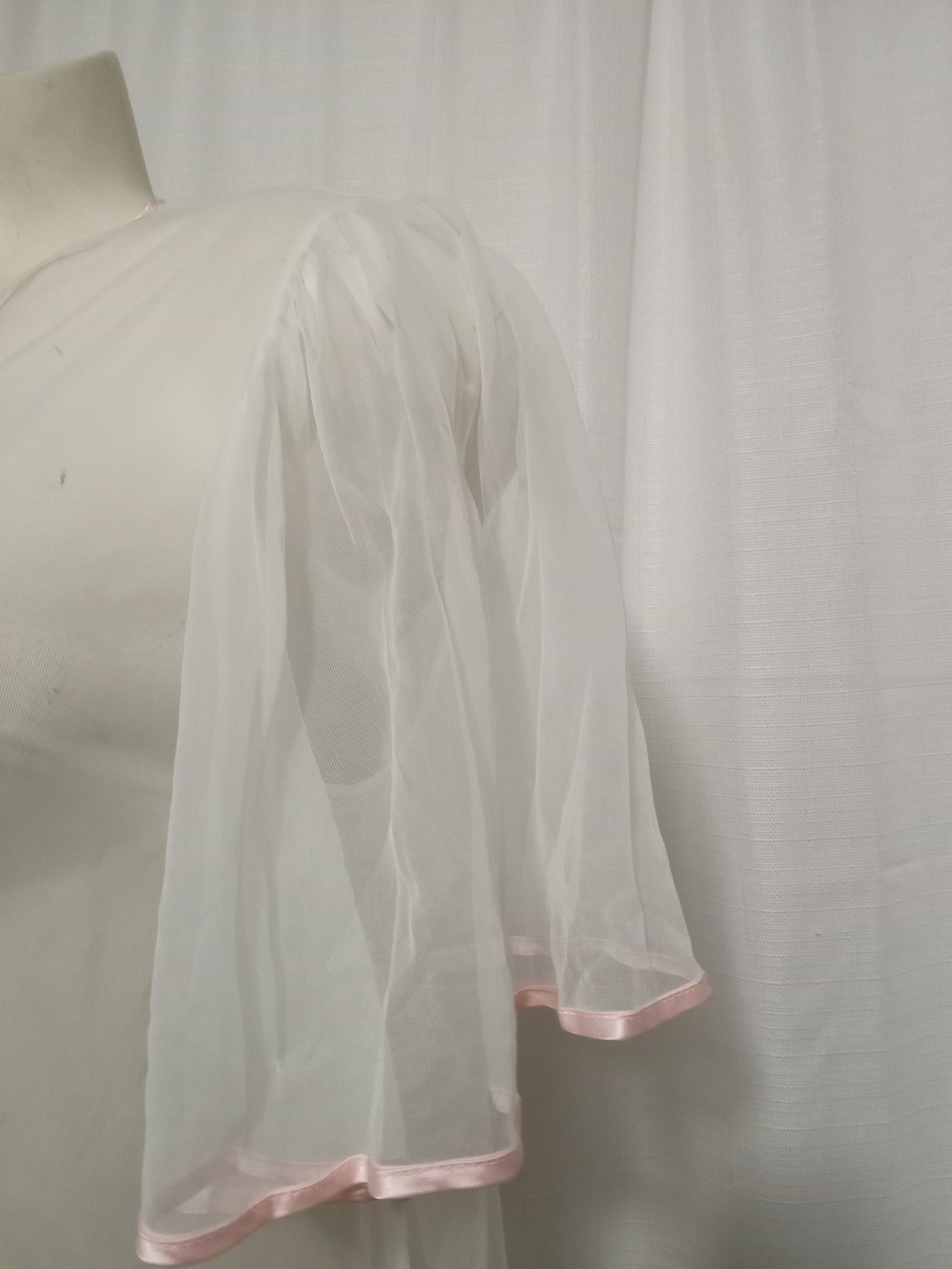 Vintage Sheer White Robe With Pink Flower Buds - Etsy