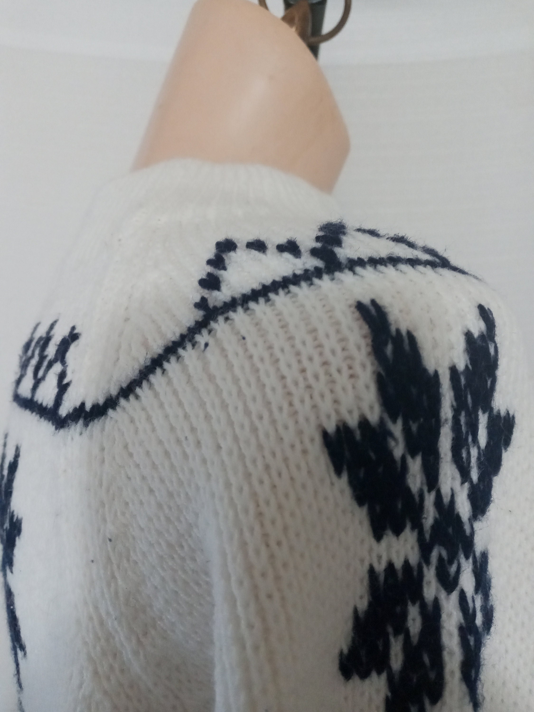 Vintage White and Navy Snowflake Sweater - Etsy