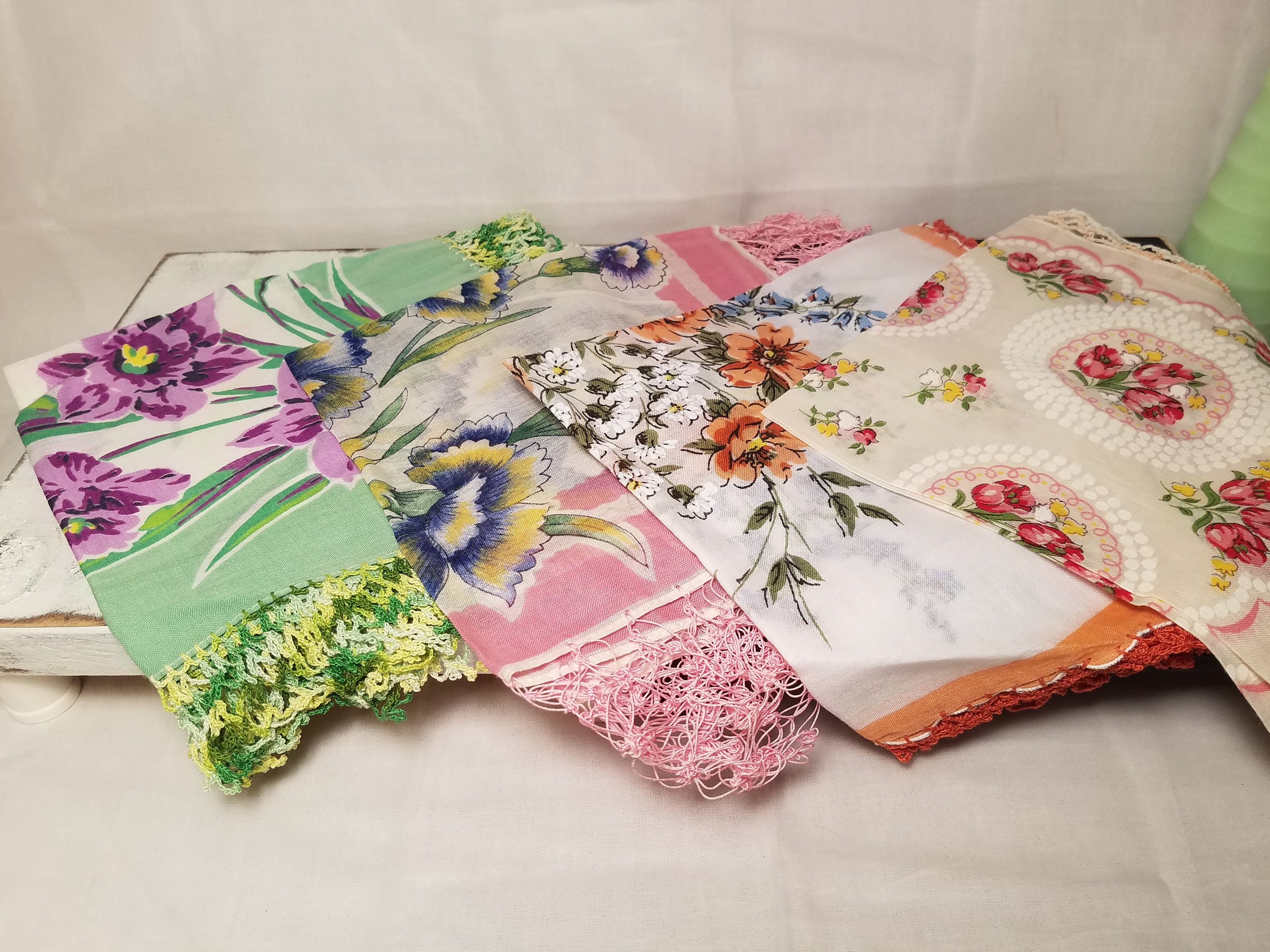 Vintage Floral Hankies Hanky Handkerchief Set of Four 4 Crafting ...