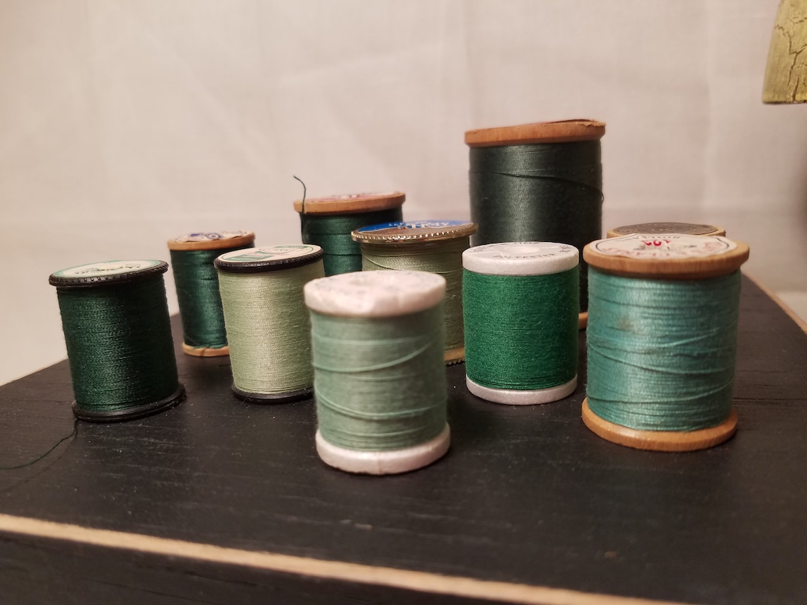 Green Thread Spools Set of Ten 10 Sewing Quilting Crafting - Etsy.de