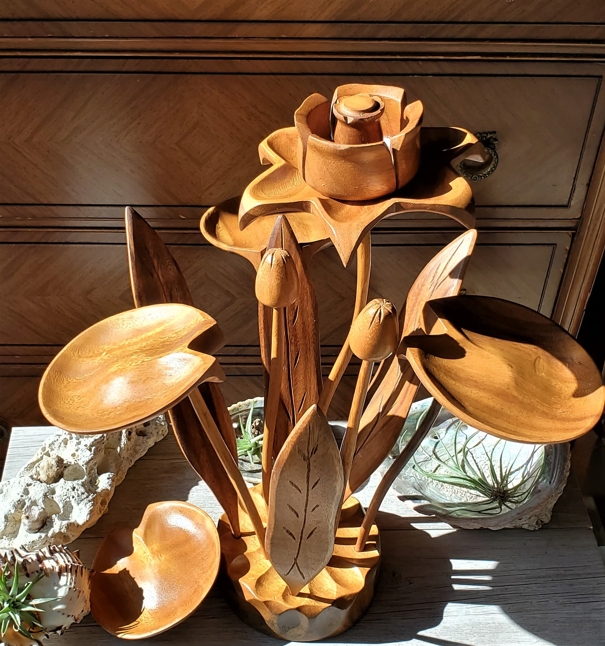 Sculpture of Lily, Pads, Leaves Vintage Mid-century Carving Koa Acacia ...