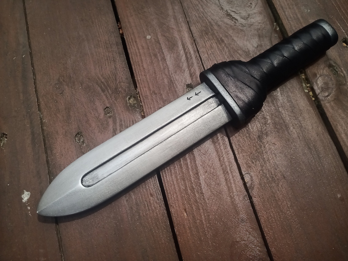 Vinland Saga Thorfinn Daggers. Prop. Plywood. Cosplay. Fan - Etsy