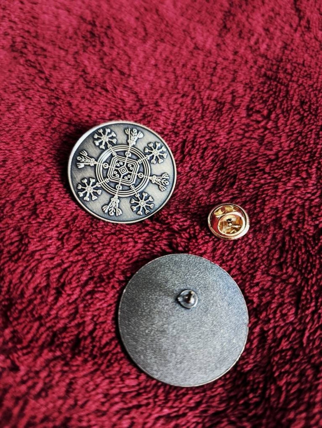 Hulinhjalmur : Icelandic Stave, Pagan, Norse Mythology, Enamel Pin ...
