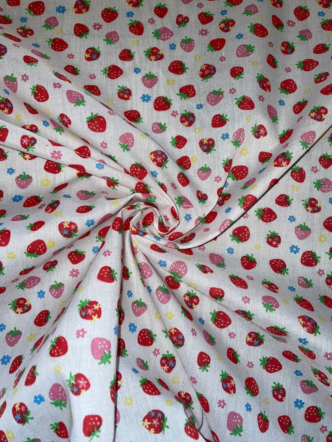 1 Meter White Strawberry Print Polycotton Fabric 45” Wide - Etsy