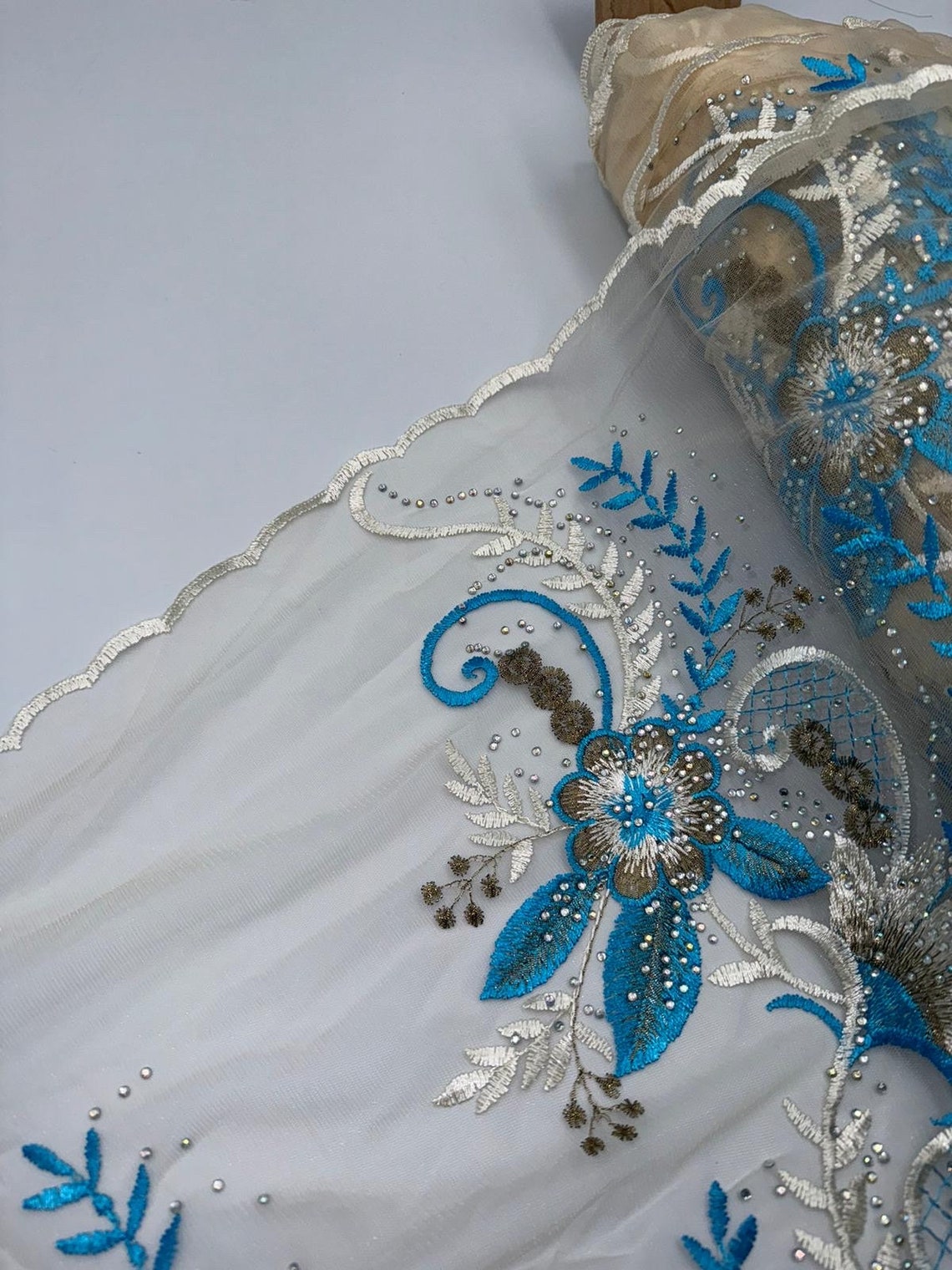 1 Meter Ivory/blue Floral Luxury Heavy Embroidered Studded Scalloped ...