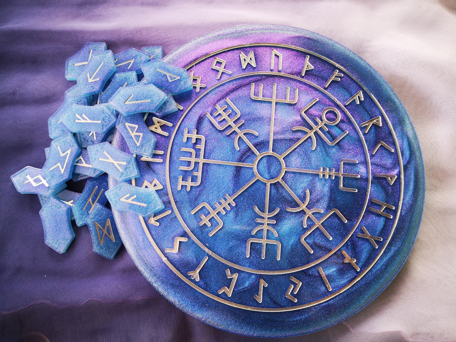 Vegvisier Viking Rune Plate with Runes | Etsy