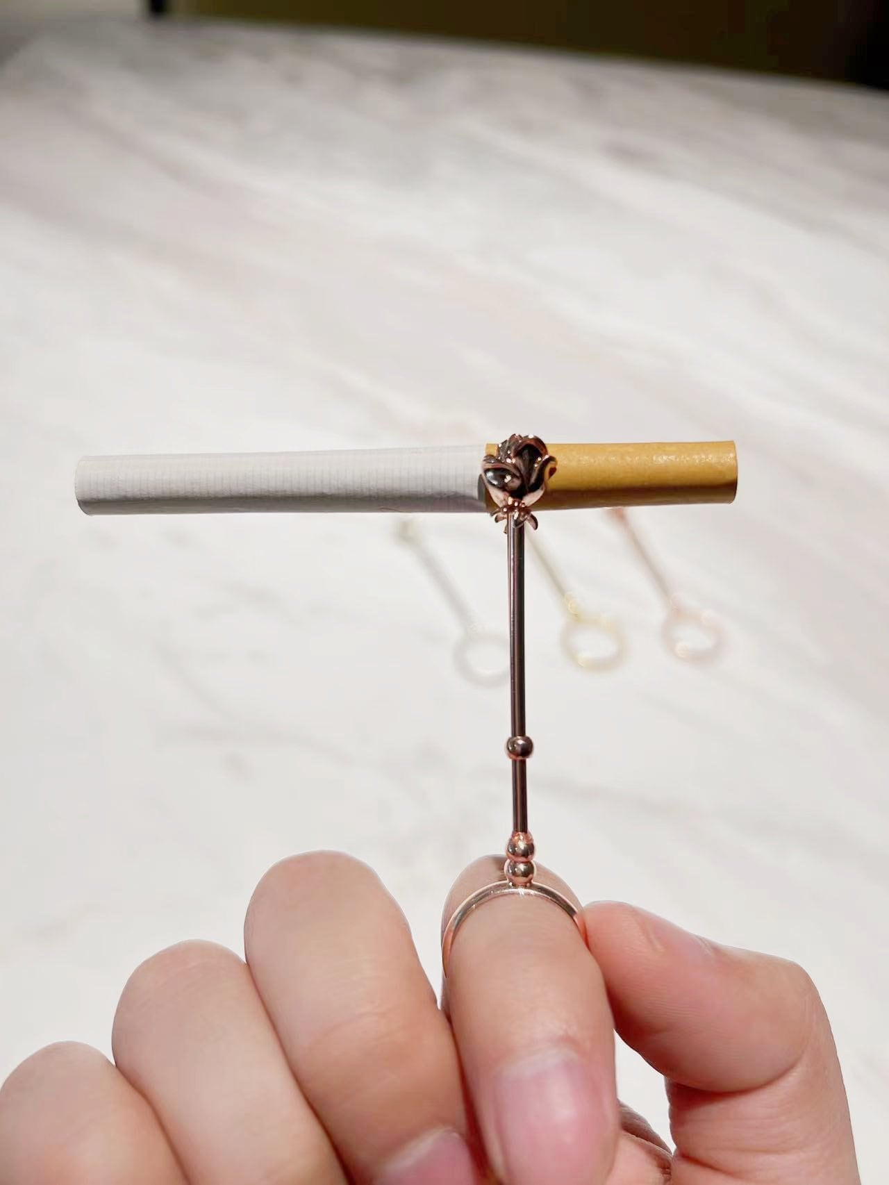 Creative Finger Clip Cigarettes Holder Ring, Animal Cigarette Holder ...