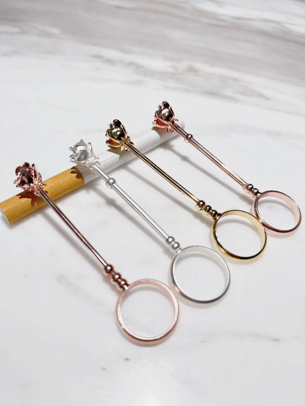 Creative Finger Clip Cigarettes Holder Ring, Animal Cigarette Holder ...
