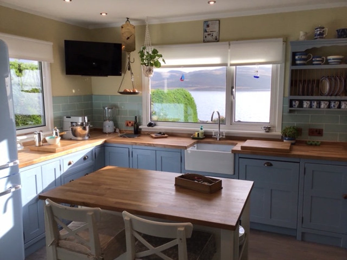Handmade Traditional Freestanding Shaker Style Cottage Kitchen Painted ...