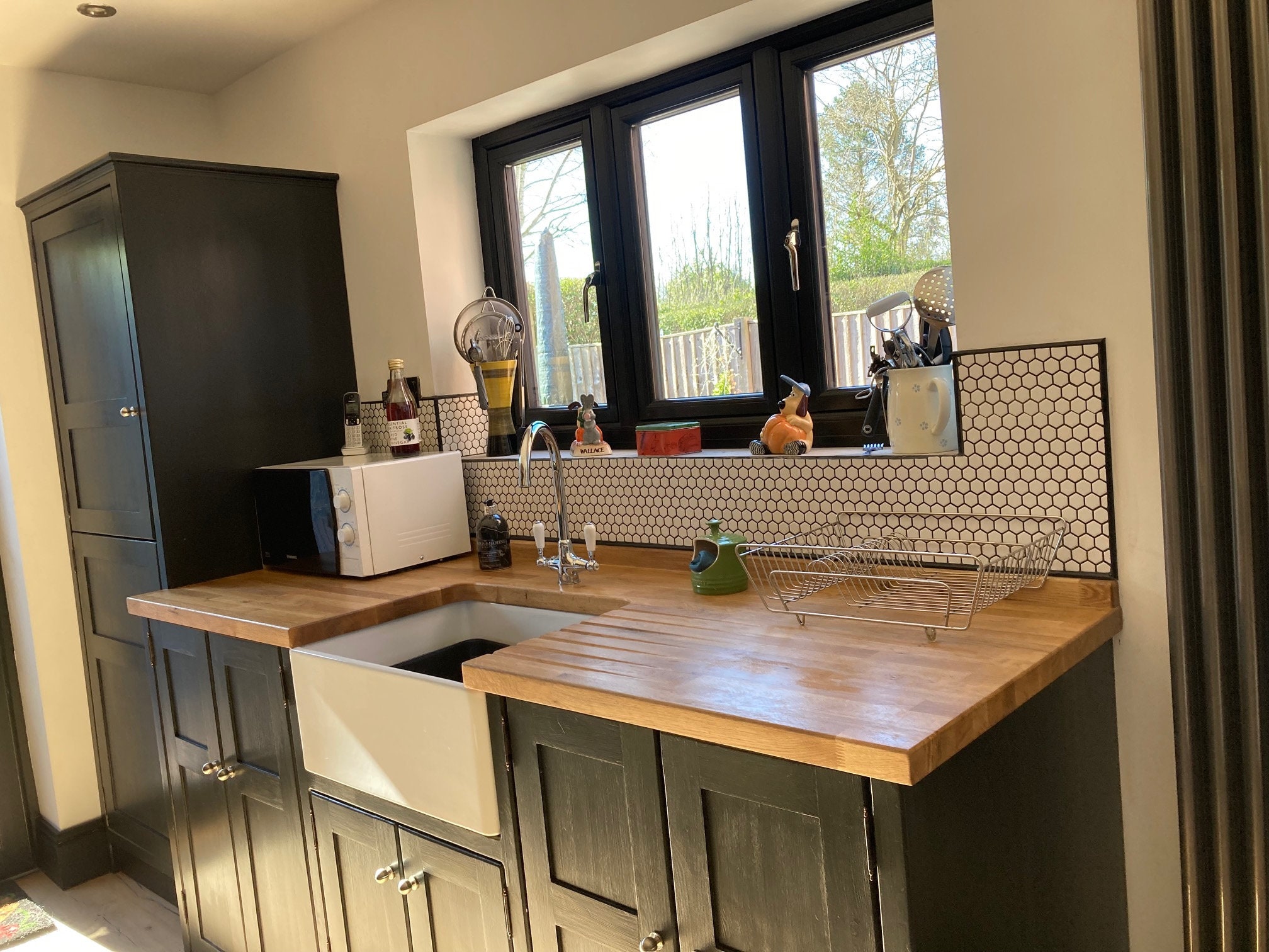 Handmade Traditional Shaker Style Cottage Kitchen Painted in the Colour ...
