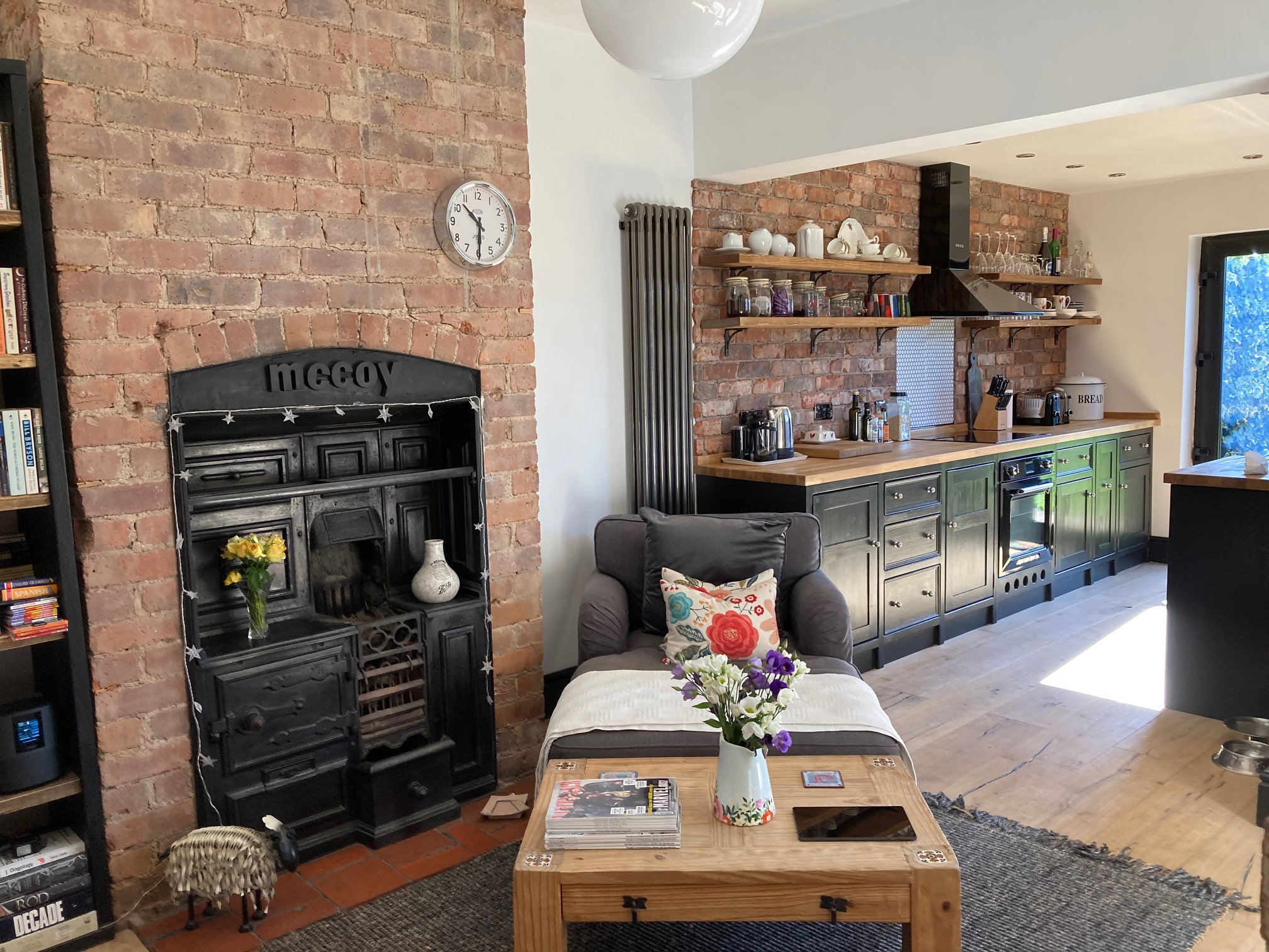 Handmade Traditional Shaker Style Cottage Kitchen Painted in the Colour ...