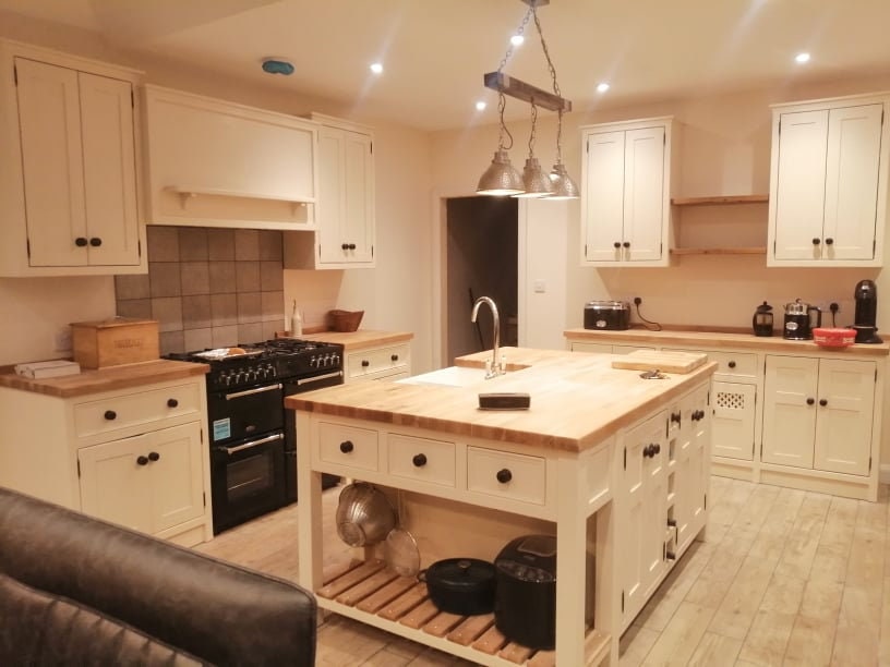 Cream kitchen oak worktop store