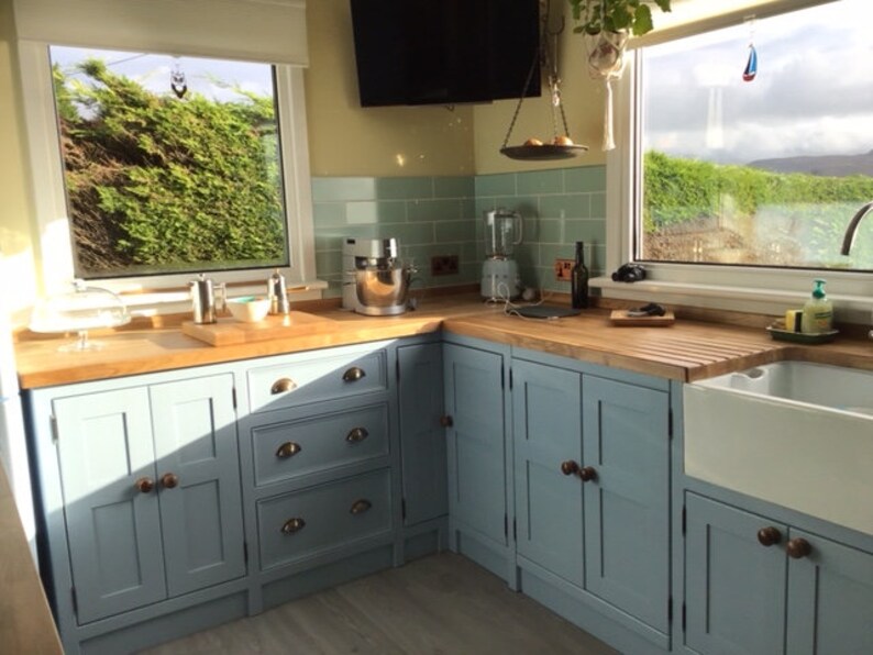 Handmade Traditional Freestanding Shaker Style Cottage Kitchen Painted ...