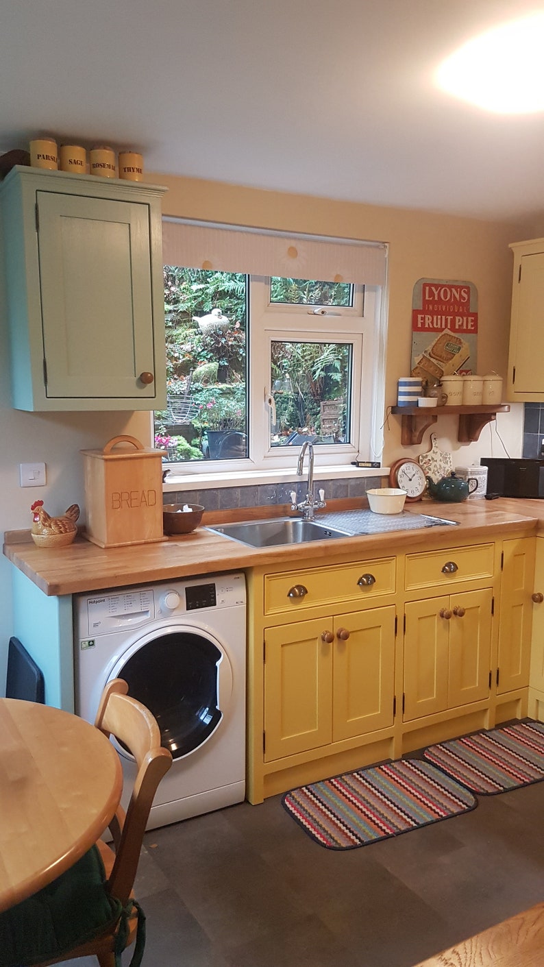 Handmade Traditional Freestanding Shaker Style Cottage Kitchen Painted ...