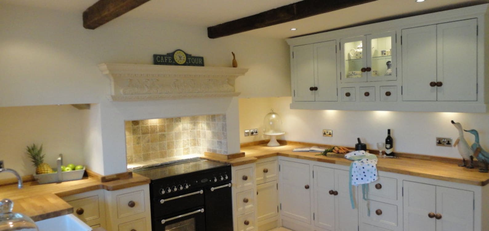Handbuilt Solid Pine Traditional Country Kitchen,painted in Your Colour With Solid Oak Worktops ...