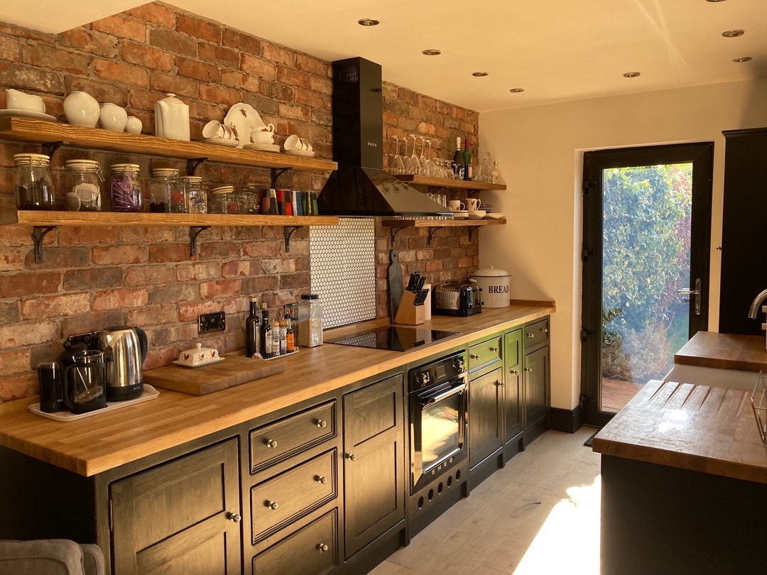 Handmade Traditional Shaker Style Cottage Kitchen Painted in the Colour ...