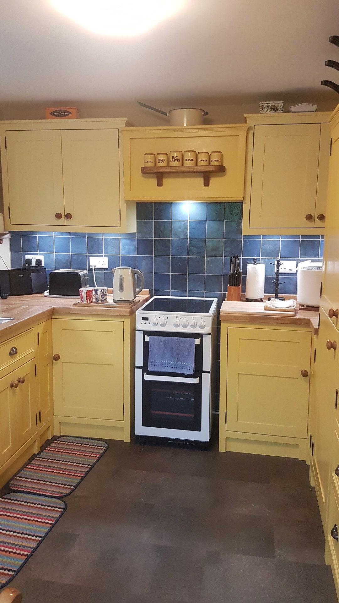 Handmade Traditional Freestanding Shaker Style Cottage Kitchen Painted ...