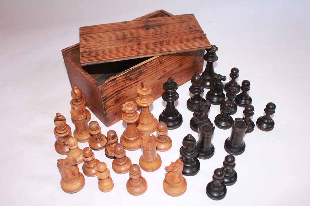 Quality Staunton Pattern Competition Chess Set in a Wooden Box - Etsy