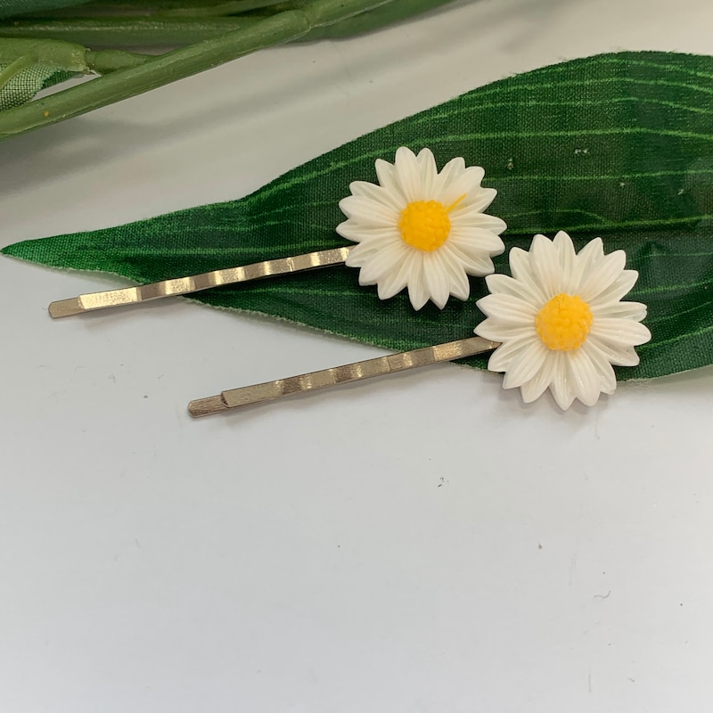 Daisy Bobby Pins - Etsy