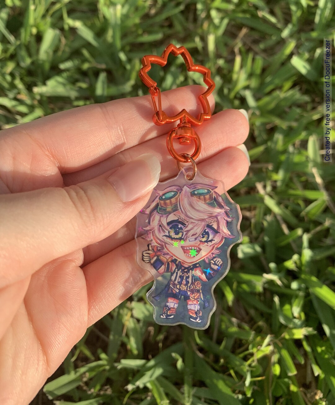 Thumbs up Bennet Keychain - Etsy