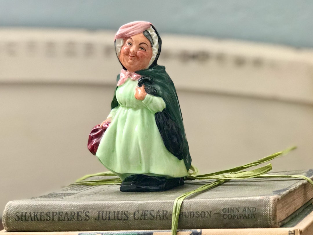 Vintage Dickens Figurine Royal Doulton Sairey Gamp Early Edition in ...