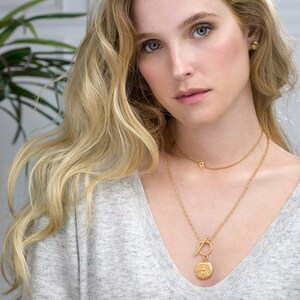 Dainty Bee Necklacehoney Bee Medallion Charm Necklace18k - Etsy