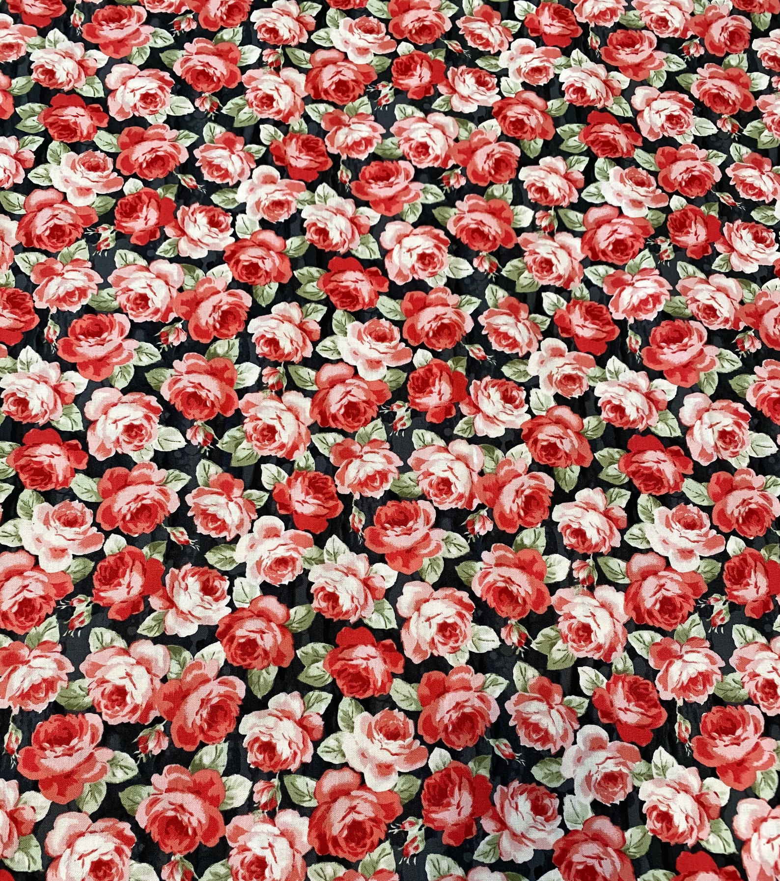 Tissu roses, tissu floral, tissu rouge de roses, tissu de quartier de ...